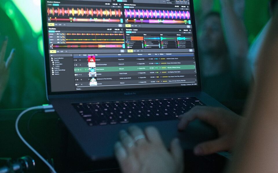 Descarga gratuita de Traktor LE: El software perfecto para DJs ...